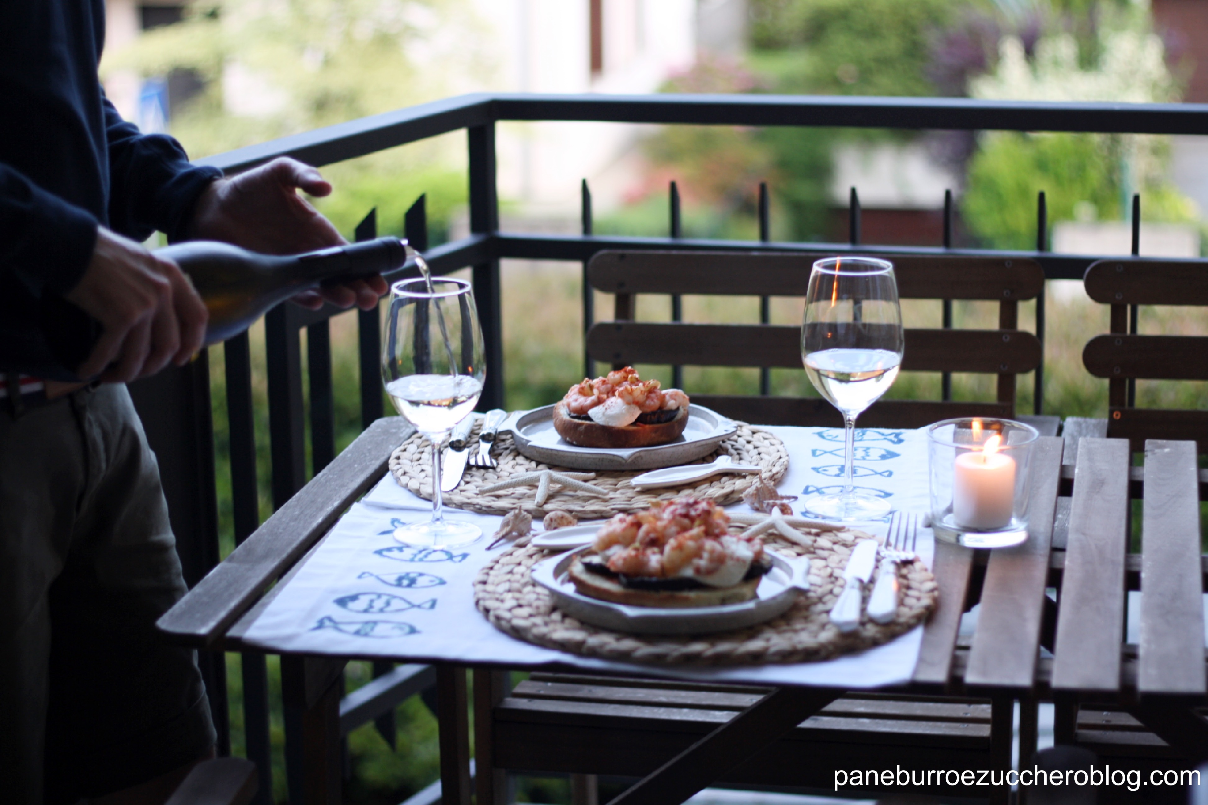 Panino super ricco ai gamberoni fatto in casa: pane al timo, gamberoni ...